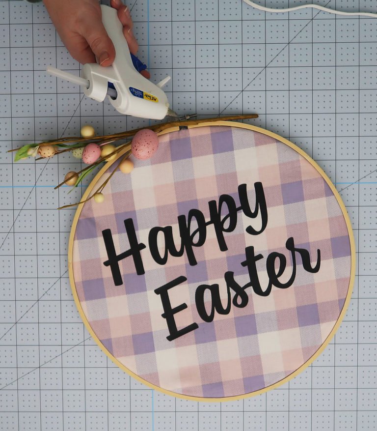 Embroidery Hoop Easter Wreath - Weekend Craft