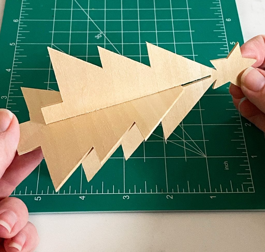 3D Wooden Christmas Tree with Cricut Maker - Weekend Craft