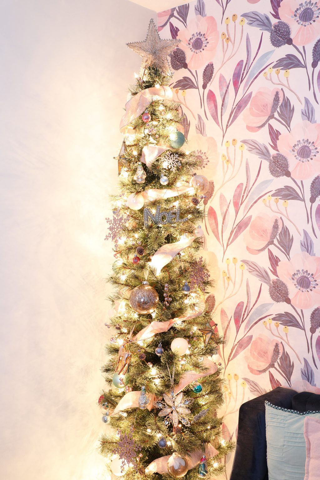 A Glam and Pink Pencil Christmas Tree - Weekend Craft