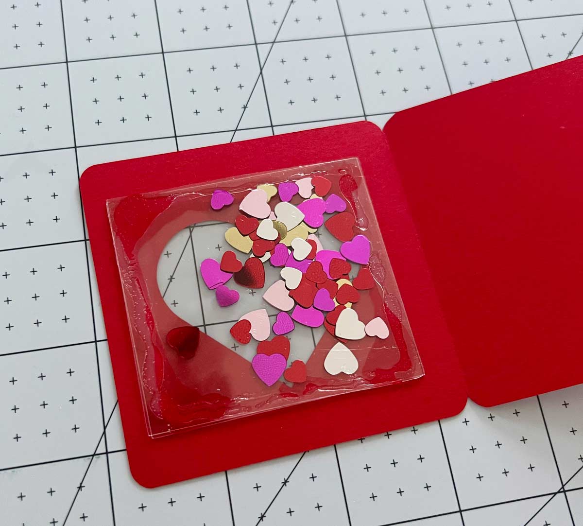 Valentine's Day Shaker Card - Weekend Craft