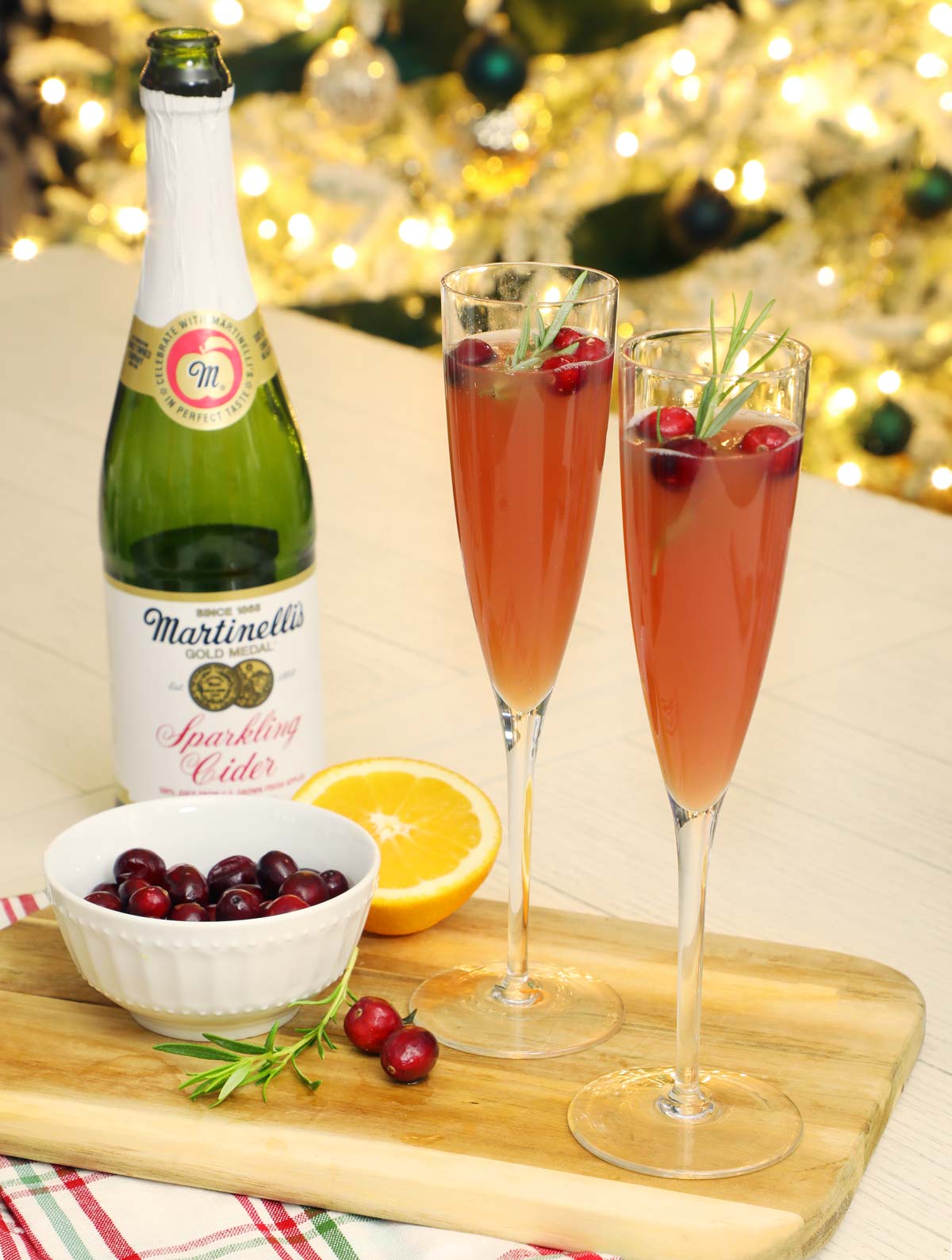 Non Alcoholic Christmas Mimosa - Weekend Craft