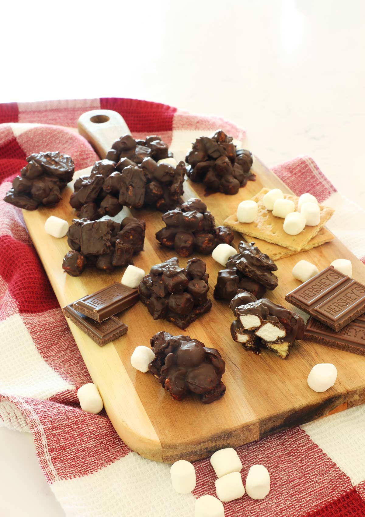 S'mores Snack Mix (S'mores Bites) - Weekend Craft